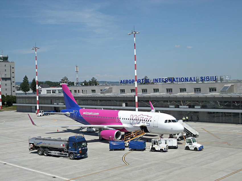 Primul A320 in noul livery Wizz Air - prima vizita in Romania, la Sibiu ...