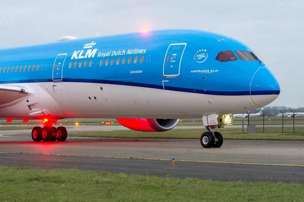 KLM launches a special Delft Blue house in the heart of Leiden ...